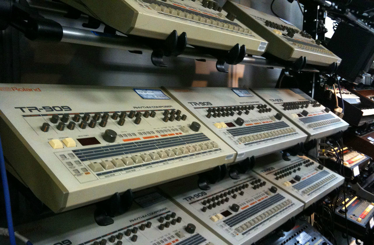 UKのレーベルがTR-909、TB-303、Juno60、ARP Odysseyなど有名ヴィンテージ機材のサンプルパックをリリース ...