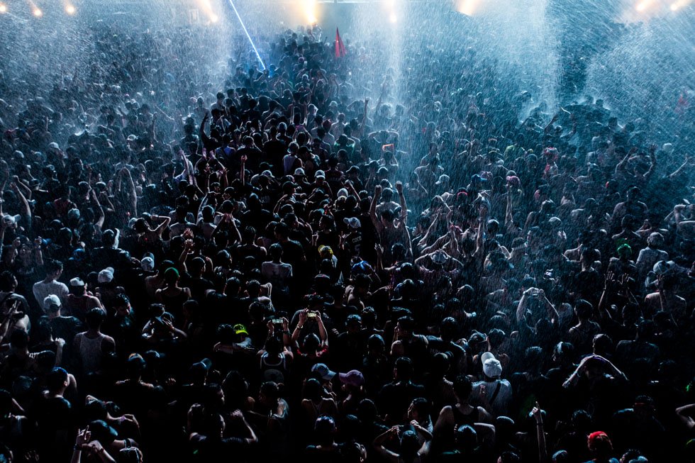 タイ発のEDM水かけ祭り!! アジア最大級のフェスが2018年お台場に襲来 | block.fm