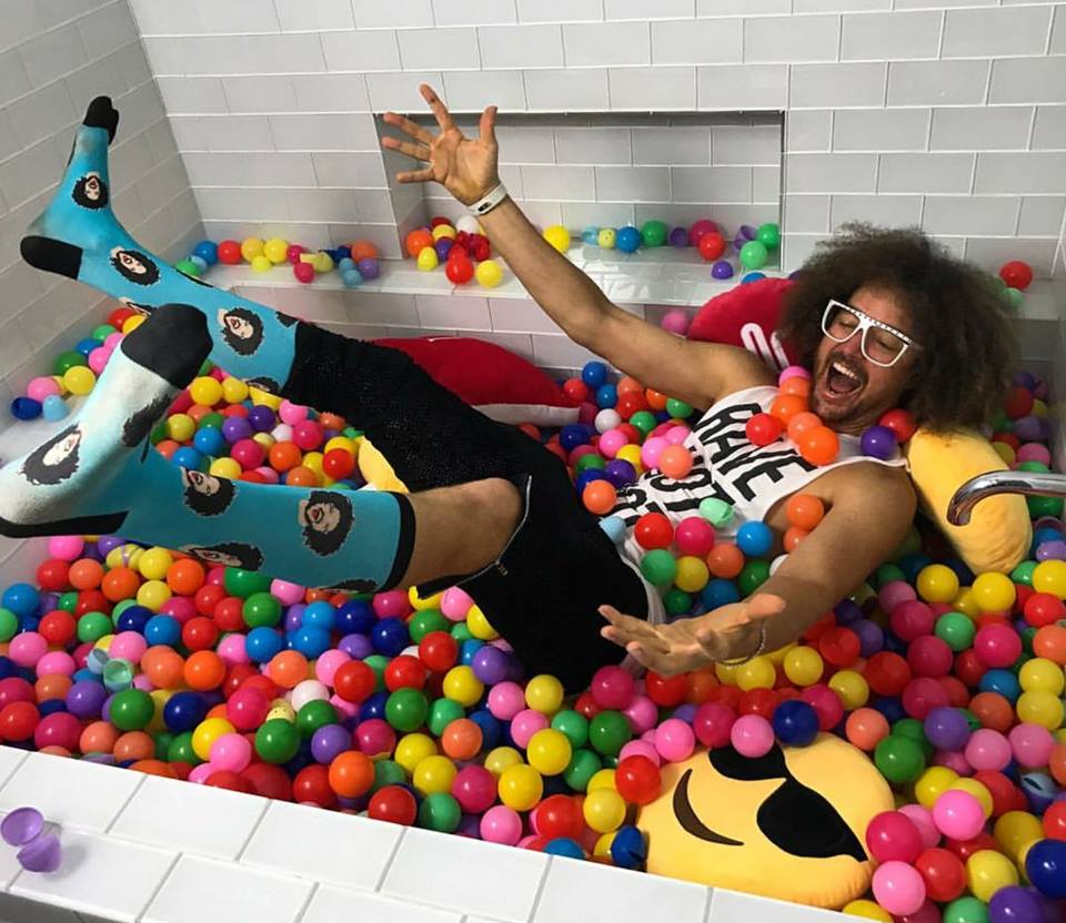 世界中のパーティーピーポーの頂点に立ったLMFAOのRedfoo | block.fm