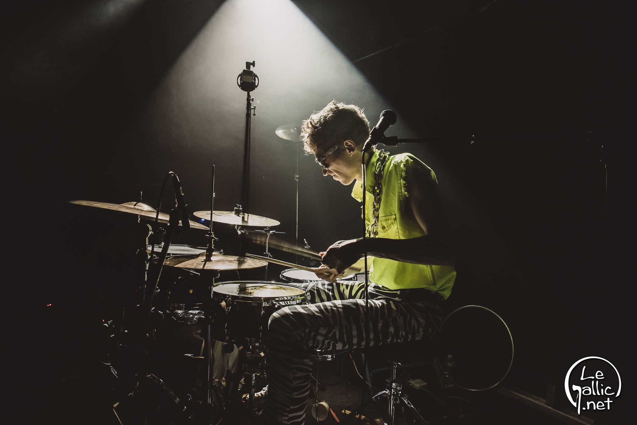 Louis Cole『nothing』カジュアルに奏でられるオーケストラ・サウンド。DIY精神が際立つ名門楽団とのコラボ作 | block.fm